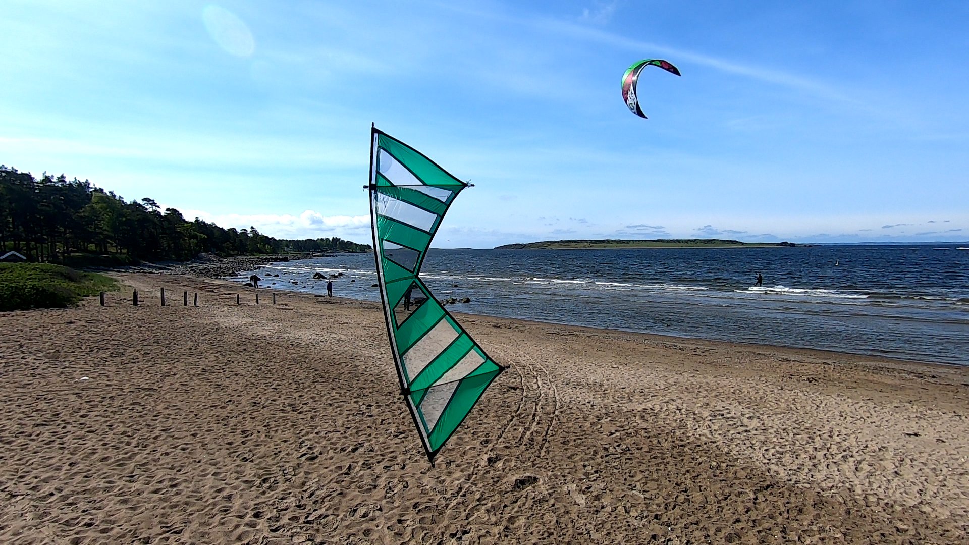 The Triple Vented Green Kite | AERIALIS Kites